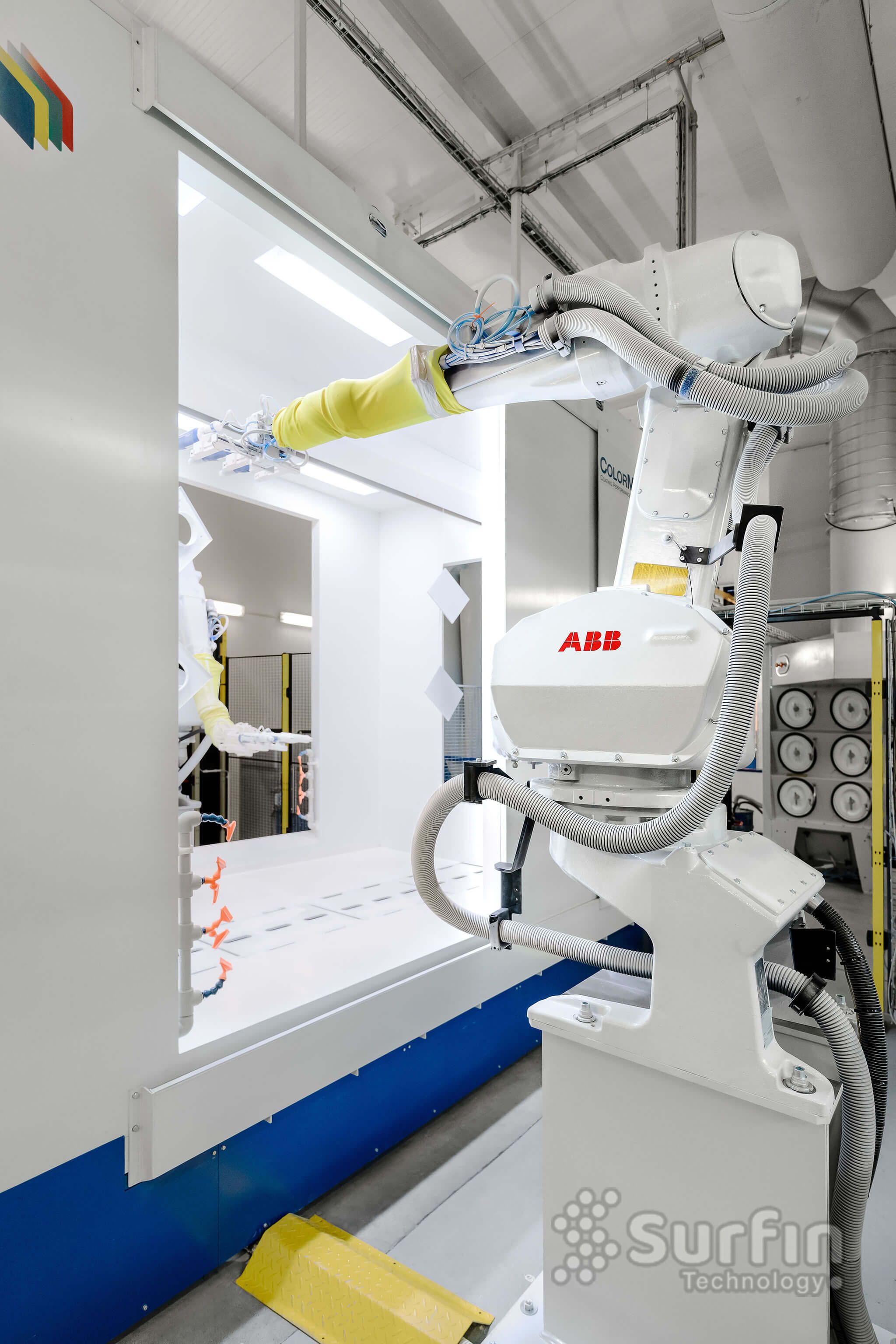 Robotic workstation with automatic robotic tool exchanger